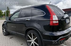 Melns Honda CR-V 2007 Liepāja, ar dzinēja tilpumu 2.20 L un nobraukumu 302 tūkst. km par 4700 €, foto 5 vietnē AUTOMOTO.COM.LV
