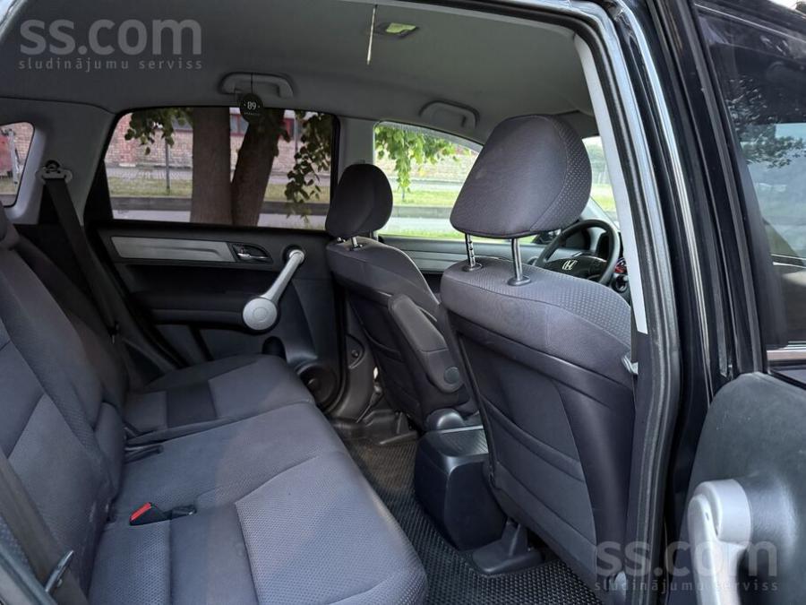 Melns Honda CR-V 2007 Liepāja, ar dzinēja tilpumu 2.20 L un nobraukumu 302 tūkst. km par 4700 €, foto 15 vietnē AUTOMOTO.COM.LV