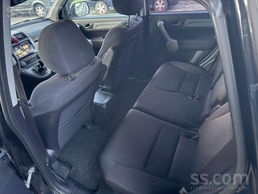 Melns Honda CR-V 2007 Liepāja, ar dzinēja tilpumu 2.20 L un nobraukumu 302 tūkst. km par 4700 €, foto 16 vietnē AUTOMOTO.COM.LV