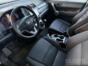 Melns Honda CR-V 2007 Liepāja, ar dzinēja tilpumu 2.20 L un nobraukumu 302 tūkst. km par 4700 €, foto 17 vietnē AUTOMOTO.COM.LV