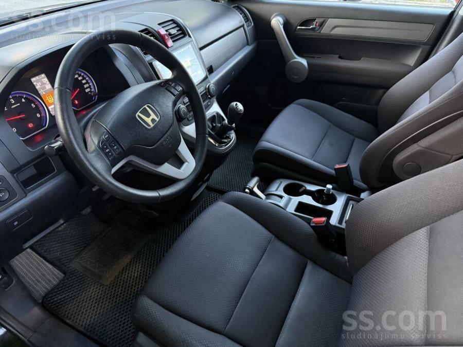 Melns Honda CR-V 2007 Liepāja, ar dzinēja tilpumu 2.20 L un nobraukumu 302 tūkst. km par 4700 €, foto 17 vietnē AUTOMOTO.COM.LV
