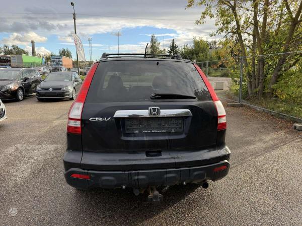 Black Honda CR-V 2007 in Marijampole, with an engine capacity of 2.00 L and mileage of 274 thousand km for 3650 €, photo 7 on AUTOMOTO.COM.LV