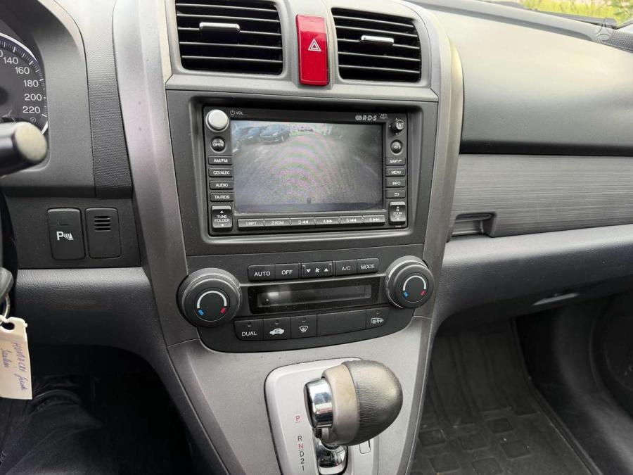Melns Honda CR-V 2007 Marijampole, ar dzinēja tilpumu 2.00 L un nobraukumu 274 tūkst. km par 3650 €, foto 12 vietnē AUTOMOTO.COM.LV