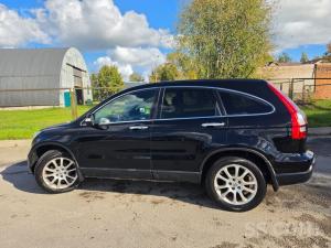 Black Honda CR-V 2007 in Riga, with an engine capacity of 2.20 L and mileage of 398 thousand km for 3300 €, photo 3 on AUTOMOTO.COM.LV