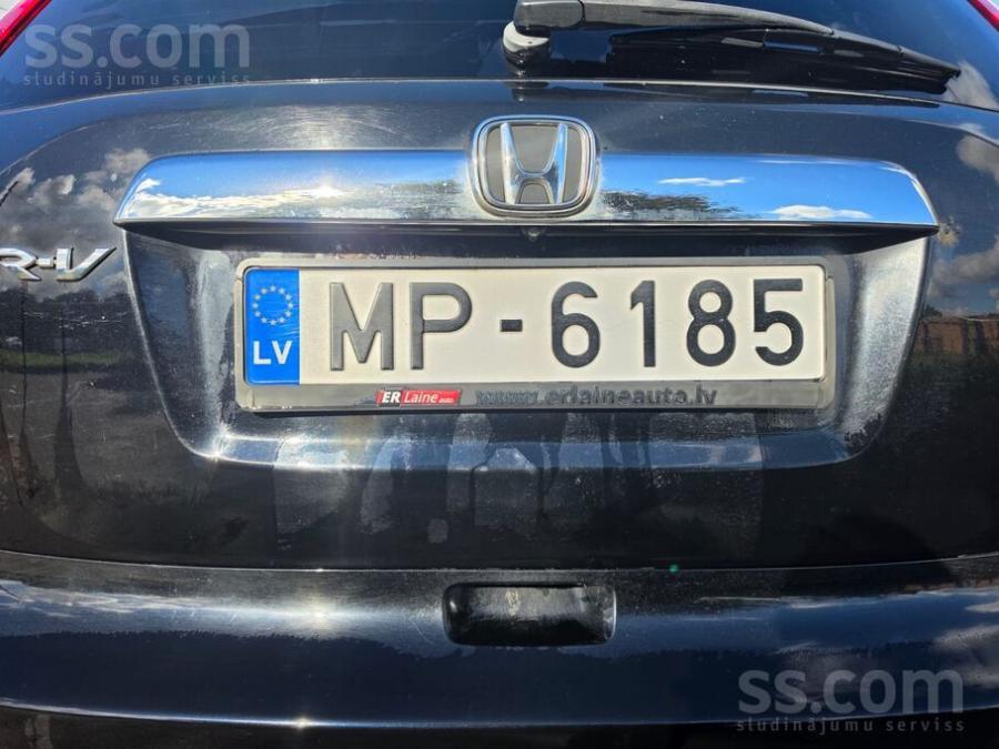 Black Honda CR-V 2007 in Riga, with an engine capacity of 2.20 L and mileage of 398 thousand km for 3300 €, photo 5 on AUTOMOTO.COM.LV