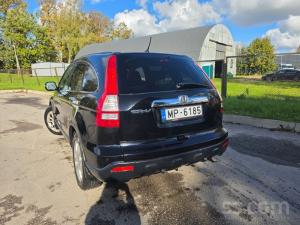 Black Honda CR-V 2007 in Riga, with an engine capacity of 2.20 L and mileage of 398 thousand km for 3300 €, photo 6 on AUTOMOTO.COM.LV
