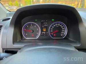 Black Honda CR-V 2007 in Riga, with an engine capacity of 2.20 L and mileage of 398 thousand km for 3300 €, photo 8 on AUTOMOTO.COM.LV