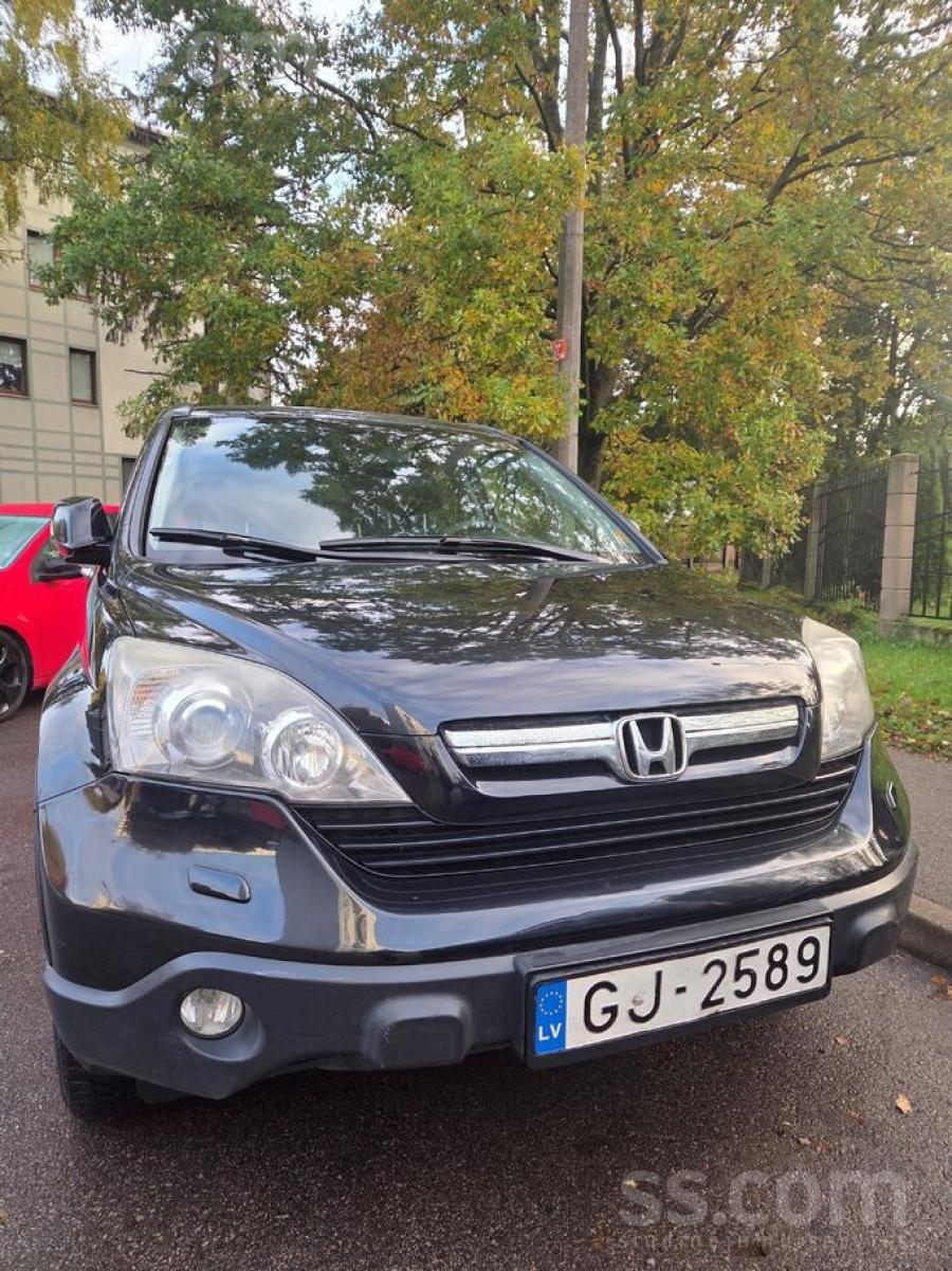 Black Honda CR-V 2007 in Riga, with an engine capacity of 2.00 L and mileage of 444 thousand km for 2900 €, photo 4 on AUTOMOTO.COM.LV