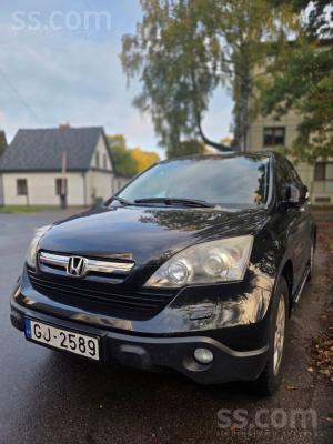 Black Honda CR-V 2007 in Riga, with an engine capacity of 2.00 L and mileage of 444 thousand km for 2900 €, photo 5 on AUTOMOTO.COM.LV