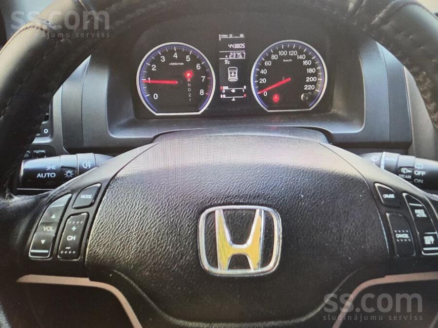 Black Honda CR-V 2007 in Riga, with an engine capacity of 2.00 L and mileage of 444 thousand km for 2900 €, photo 9 on AUTOMOTO.COM.LV