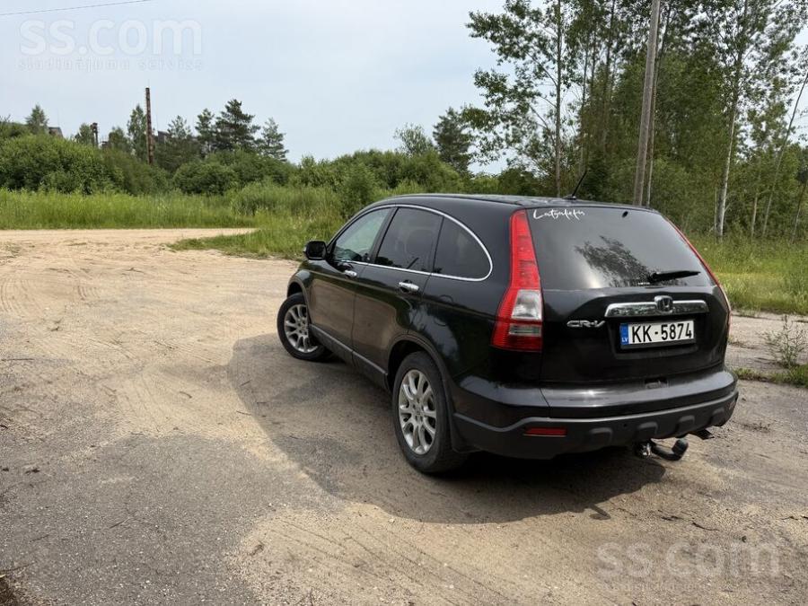 Melns Honda CR-V 2008 Krāslava, ar dzinēja tilpumu 2.20 L un nobraukumu 329 tūkst. km par 4670 €, foto 3 vietnē AUTOMOTO.COM.LV