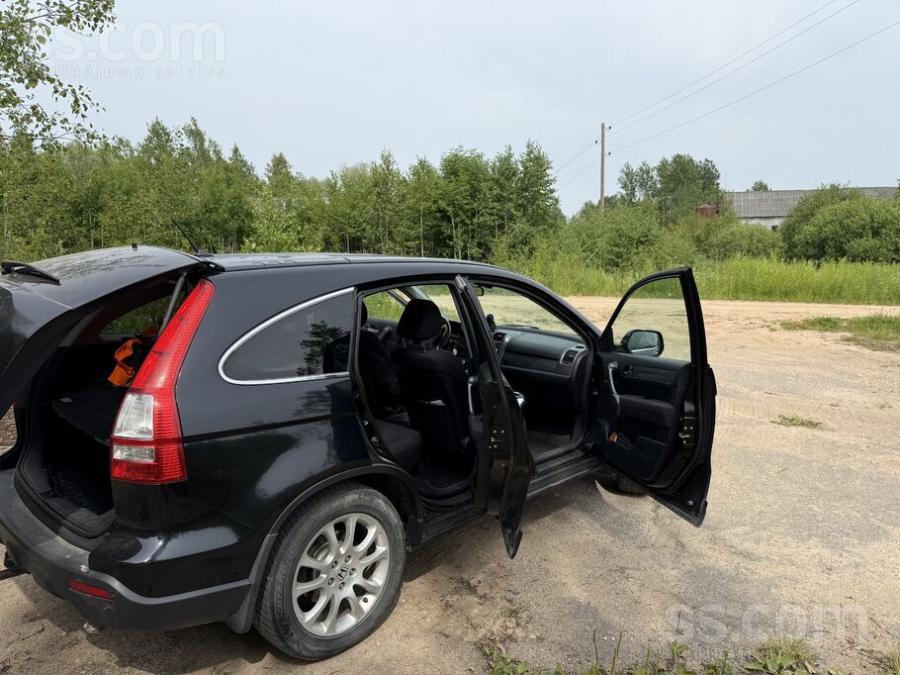 Melns Honda CR-V 2008 Krāslava, ar dzinēja tilpumu 2.20 L un nobraukumu 329 tūkst. km par 4670 €, foto 7 vietnē AUTOMOTO.COM.LV
