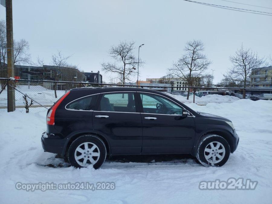Melns Honda CR-V 2008 Rakvere, ar dzinēja tilpumu 2.00 L un nobraukumu 261 tūkst. km par 4600 €, foto 5 vietnē AUTOMOTO.COM.LV