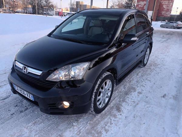 Black Honda CR-V 2008 in Panevezys, with an engine capacity of 2.20 L and mileage of 265 thousand km for 4650 €, photo 1 on AUTOMOTO.COM.LV