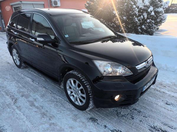 Black Honda CR-V 2008 in Panevezys, with an engine capacity of 2.20 L and mileage of 265 thousand km for 4650 €, photo 3 on AUTOMOTO.COM.LV