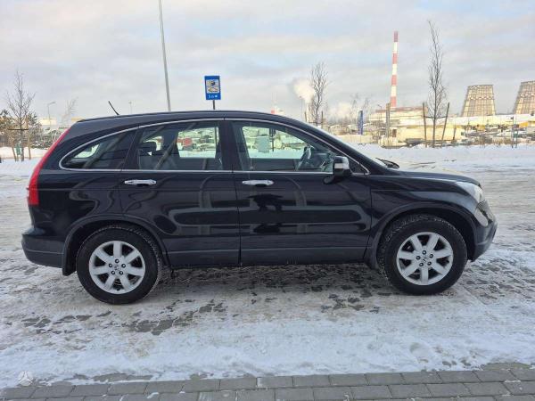 Melns Honda CR-V 2008 Viļņa, ar dzinēja tilpumu 2.20 L un nobraukumu 268 tūkst. km par 5500 €, foto 4 vietnē AUTOMOTO.COM.LV