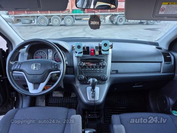 Melns Honda CR-V 2008 Rakvere, ar dzinēja tilpumu 2.00 L un nobraukumu 243 tūkst. km par 6300 €, foto 11 vietnē AUTOMOTO.COM.LV