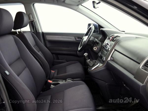 Black Honda CR-V 2008 in Tallinn, with an engine capacity of 2.00 L and mileage of 187 thousand km for 3999 €, photo 6 on AUTOMOTO.COM.LV