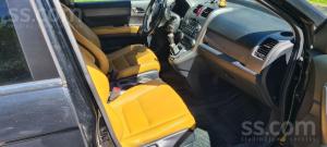 Black Honda CR-V 2008 in Riga, with an engine capacity of 2.20 L and mileage of 304 thousand km for 2600 €, photo 8 on AUTOMOTO.COM.LV