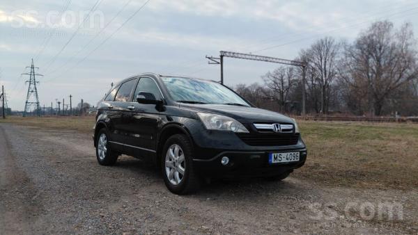 Black Honda CR-V 2008 in Riga, with an engine capacity of 2.20 L and mileage of 316 thousand km for 3800 €, photo 3 on AUTOMOTO.COM.LV