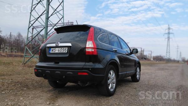Black Honda CR-V 2008 in Riga, with an engine capacity of 2.20 L and mileage of 316 thousand km for 3800 €, photo 4 on AUTOMOTO.COM.LV