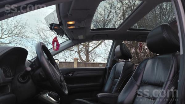 Black Honda CR-V 2008 in Riga, with an engine capacity of 2.20 L and mileage of 316 thousand km for 3800 €, photo 6 on AUTOMOTO.COM.LV
