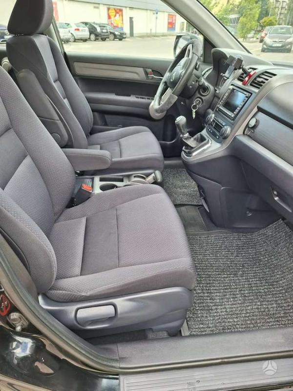 Melns Honda CR-V 2008 Utena, ar dzinēja tilpumu 2.20 L un nobraukumu 380 tūkst. km par 4200 €, foto 5 vietnē AUTOMOTO.COM.LV