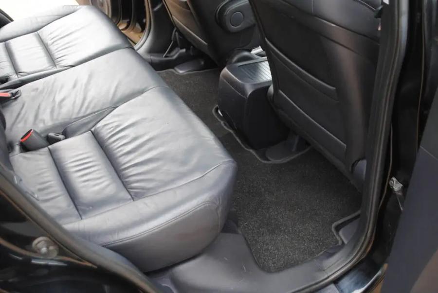 Melns Honda CR-V 2008 Rīga, ar dzinēja tilpumu 2.20 L un nobraukumu 225 tūkst. km par 6390 €, foto 12 vietnē AUTOMOTO.COM.LV