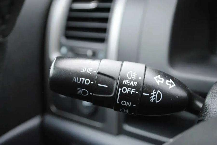 Melns Honda CR-V 2008 Rīga, ar dzinēja tilpumu 2.20 L un nobraukumu 225 tūkst. km par 6390 €, foto 24 vietnē AUTOMOTO.COM.LV