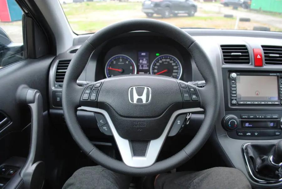 Melns Honda CR-V 2008 Rīga, ar dzinēja tilpumu 2.20 L un nobraukumu 225 tūkst. km par 6390 €, foto 25 vietnē AUTOMOTO.COM.LV