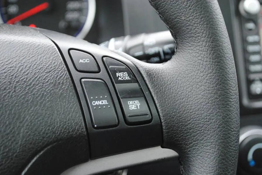 Melns Honda CR-V 2008 Rīga, ar dzinēja tilpumu 2.20 L un nobraukumu 225 tūkst. km par 6390 €, foto 26 vietnē AUTOMOTO.COM.LV