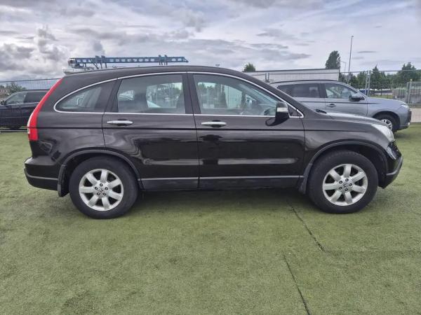 Melns Honda CR-V 2008 Liepāja, ar dzinēja tilpumu 2.00 L un nobraukumu 175 tūkst. km par 5300 €, foto 4 vietnē AUTOMOTO.COM.LV