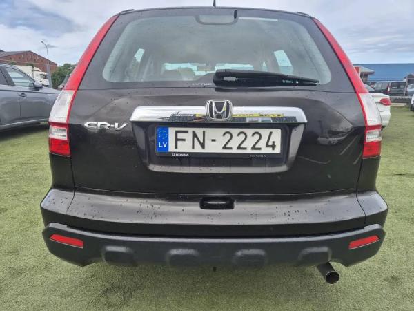 Melns Honda CR-V 2008 Liepāja, ar dzinēja tilpumu 2.00 L un nobraukumu 175 tūkst. km par 5300 €, foto 6 vietnē AUTOMOTO.COM.LV