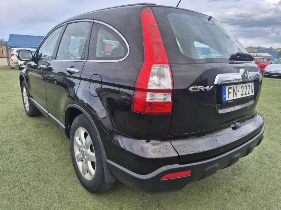 Melns Honda CR-V 2008 Liepāja, ar dzinēja tilpumu 2.00 L un nobraukumu 175 tūkst. km par 5300 €, foto 8 vietnē AUTOMOTO.COM.LV
