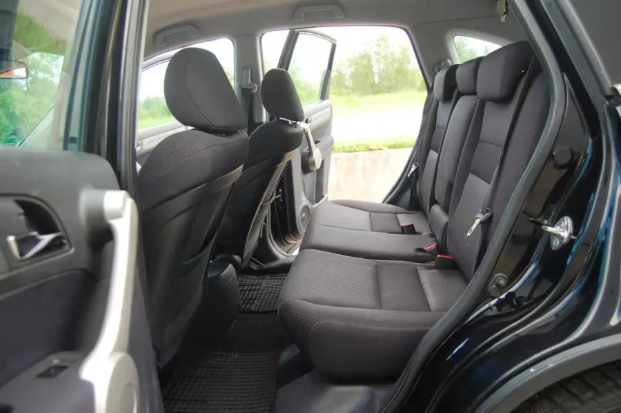 Melns Honda CR-V 2008 Jēkabpils, ar dzinēja tilpumu 2.20 L un nobraukumu 258 tūkst. km par 6900 €, foto 15 vietnē AUTOMOTO.COM.LV