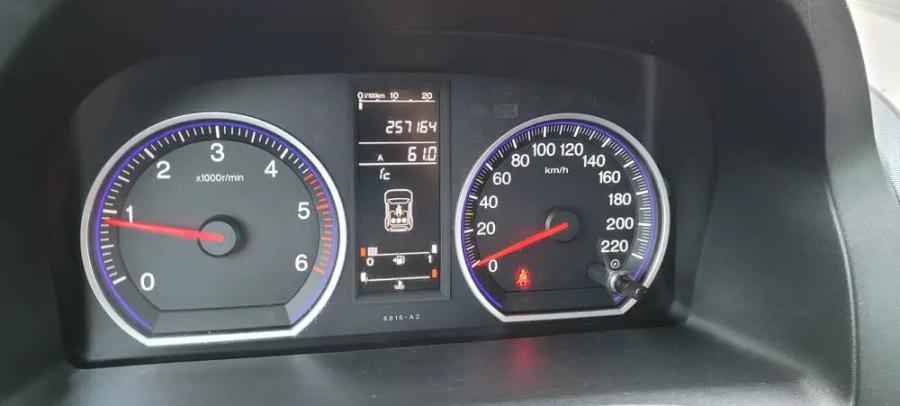 Melns Honda CR-V 2008 Rīga, ar dzinēja tilpumu 2.20 L un nobraukumu 257 tūkst. km par 6950 €, foto 12 vietnē AUTOMOTO.COM.LV