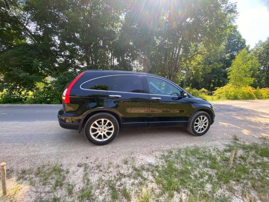 Black Honda CR-V 2008 in Vilnius, with an engine capacity of 2.20 L and mileage of 367 thousand km for 4300 €, photo 5 on AUTOMOTO.COM.LV