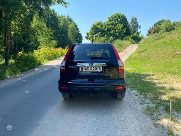 Black Honda CR-V 2008 in Vilnius, with an engine capacity of 2.20 L and mileage of 367 thousand km for 4300 €, photo 7 on AUTOMOTO.COM.LV