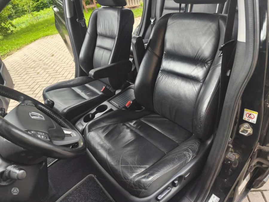 Black Honda CR-V 2008 in Vilnius, with an engine capacity of 2.20 L and mileage of 367 thousand km for 4300 €, photo 12 on AUTOMOTO.COM.LV
