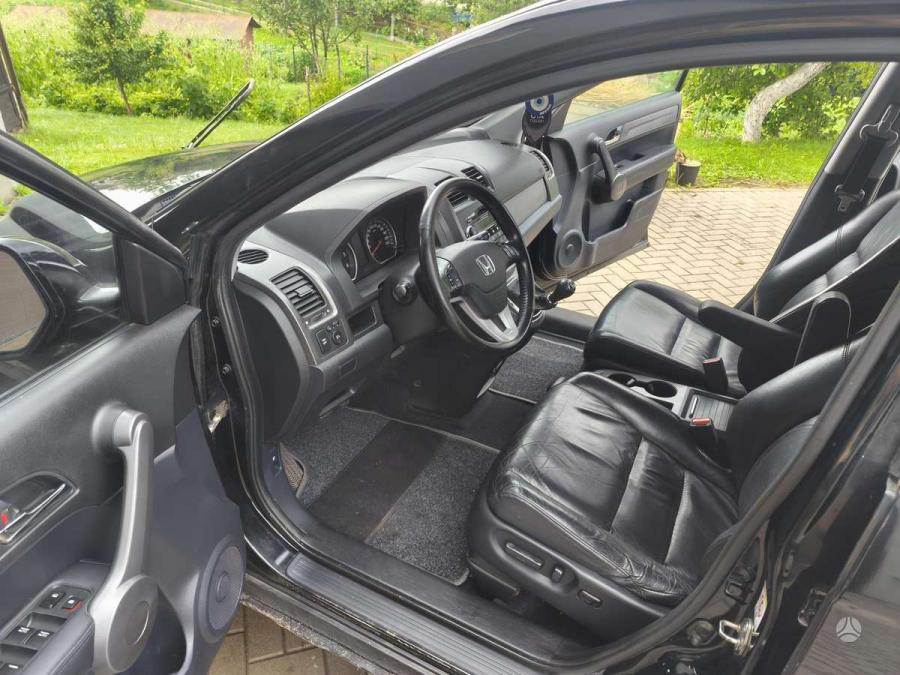 Black Honda CR-V 2008 in Vilnius, with an engine capacity of 2.20 L and mileage of 367 thousand km for 4300 €, photo 13 on AUTOMOTO.COM.LV