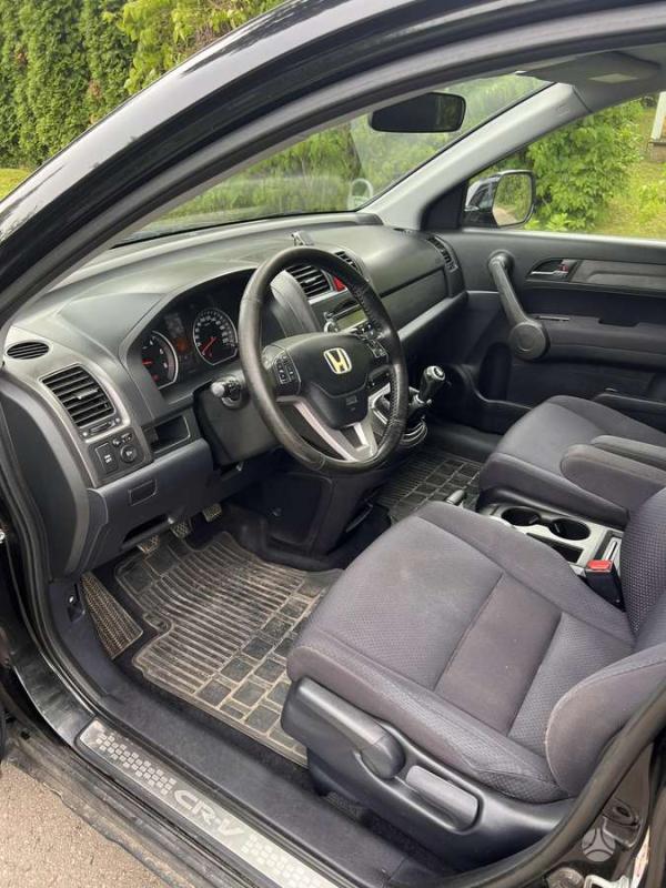 Melns Honda CR-V 2008 Plungė, ar dzinēja tilpumu 2.20 L un nobraukumu 347 tūkst. km par 2900 €, foto 7 vietnē AUTOMOTO.COM.LV