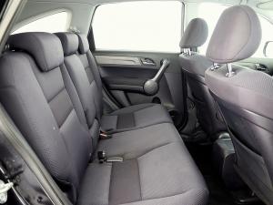 Melns Honda CR-V 2008 Tallina, ar dzinēja tilpumu 2.00 L un nobraukumu 288 tūkst. km par 2799 €, foto 8 vietnē AUTOMOTO.COM.LV