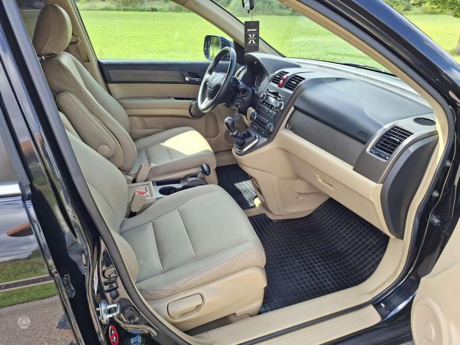 Melns Honda CR-V 2008 Šauļi, ar dzinēja tilpumu 2.20 L un nobraukumu 204 tūkst. km par 5750 €, foto 16 vietnē AUTOMOTO.COM.LV