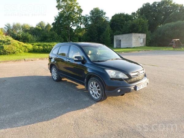 Black Honda CR-V 2008 in Rezekne, with an engine capacity of 2.20 L and mileage of 342 thousand km for 3250 €, photo 1 on AUTOMOTO.COM.LV