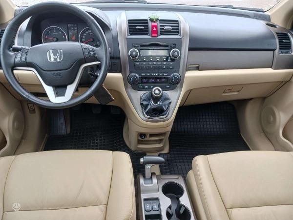 Black Honda CR-V 2008 in Marijampole, with an engine capacity of 2.20 L and mileage of 287 thousand km for 4850 €, photo 9 on AUTOMOTO.COM.LV