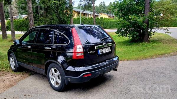 Black Honda CR-V 2008 in Ogre, with an engine capacity of 2.00 L and mileage of 370 thousand km for 3650 €, photo 2 on AUTOMOTO.COM.LV