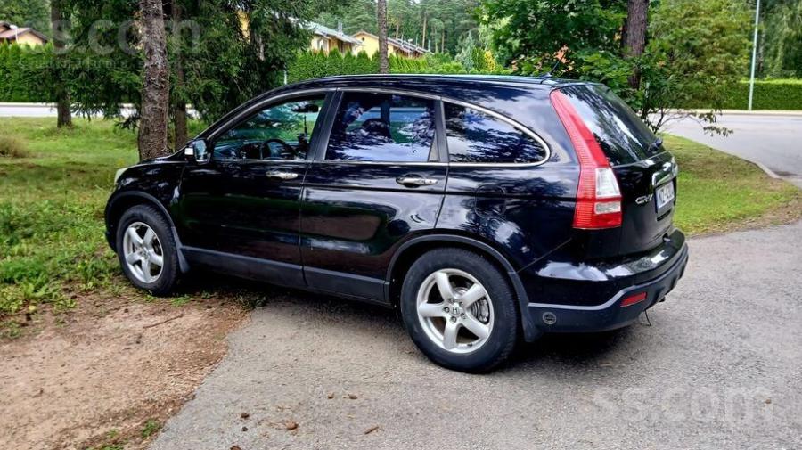 Melns Honda CR-V 2008 Ogre, ar dzinēja tilpumu 2.00 L un nobraukumu 370 tūkst. km par 3650 €, foto 4 vietnē AUTOMOTO.COM.LV