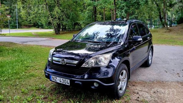 Black Honda CR-V 2008 in Ogre, with an engine capacity of 2.00 L and mileage of 370 thousand km for 3650 €, photo 5 on AUTOMOTO.COM.LV
