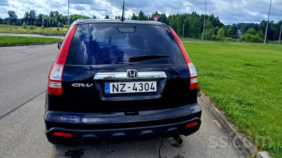 Melns Honda CR-V 2008 Ogre, ar dzinēja tilpumu 2.00 L un nobraukumu 370 tūkst. km par 3650 €, foto 7 vietnē AUTOMOTO.COM.LV