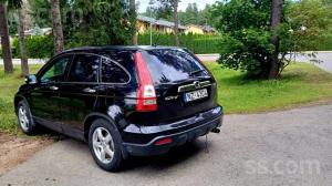 Black Honda CR-V 2008 in Ogre, with an engine capacity of 2.00 L and mileage of 371 thousand km for 3650 €, photo 5 on AUTOMOTO.COM.LV
